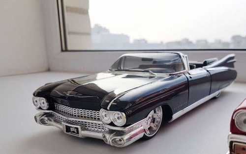 Модель Cadillac 1:18