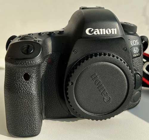 Зеркальный фотоаппарат Canon EOS 6D Mark2