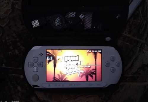 PSP E1008 с игрой (псп)