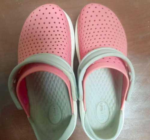 Crocs 2 J на девочку 33-34