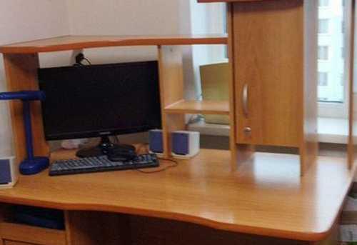 Компьютерный и письменный стол