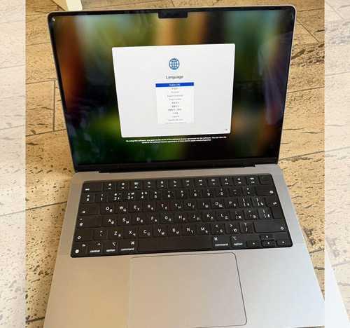 Macbook pro 14 m2 max 1tb 12 CPU / 30 GPU / 32 RAM