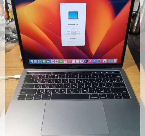 Apple macbook pro 13 2017 Four Thunderbolt 3Ports