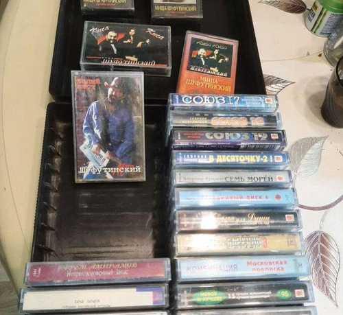 Бокс для хранения аудиокассет и аудиокассеты 90-х