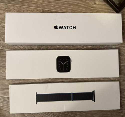 Apple Watch SE 44mm Space Gray