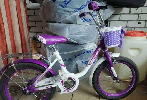Четырехколесный велосипед для девочки