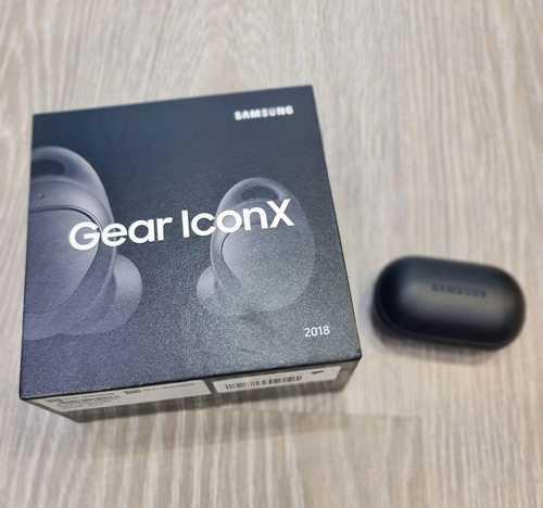 Беспроводные наушники Samsung Gear IconX