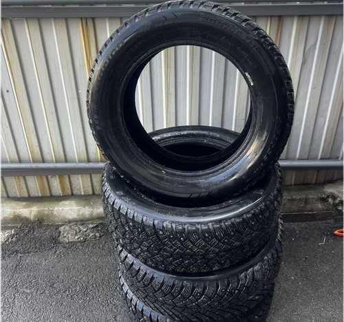 Bfgoodrich G-Force Stud 205/60 R16