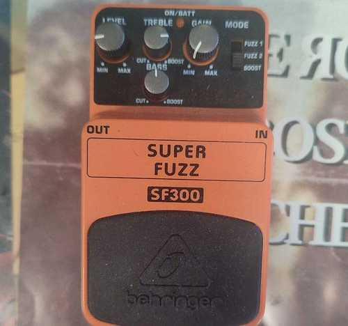 Гитарная педаль Behringer Fuzz SF300