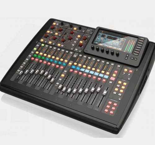 Микшерный пульт Behringer X32 compact