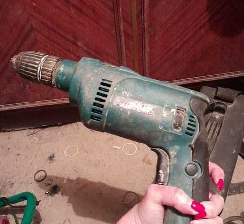 Ударная дрель makita