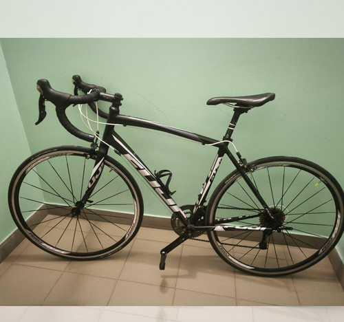 Шоссейный велосипед Fuji Sportif 1.1