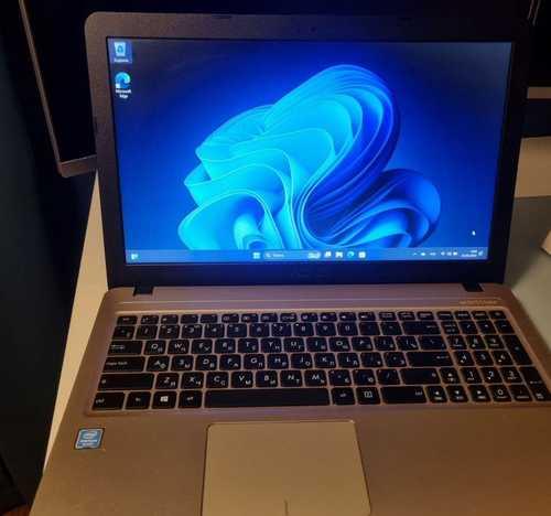 Ноутбук asus VivoBook d540M