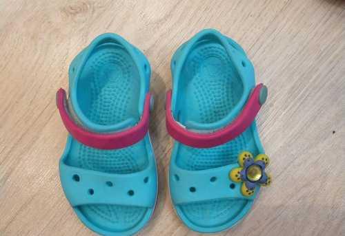 Crocs Сандалии C5 (22 р-р) на девочку, с дефектом