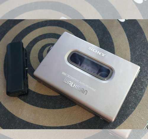 Кассетный плеер sony walkman WM-172 (1989)