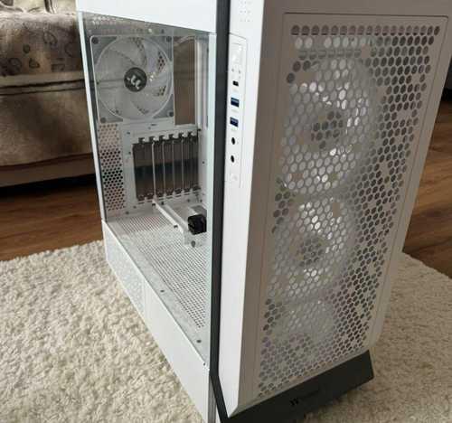 Корпус Thermaltake Ceres 500 Snow