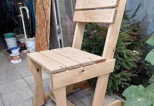 Садовый стул деревянный