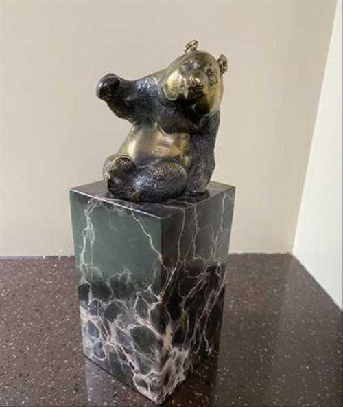Статуэтка Медведь из меди на мраморной подставке