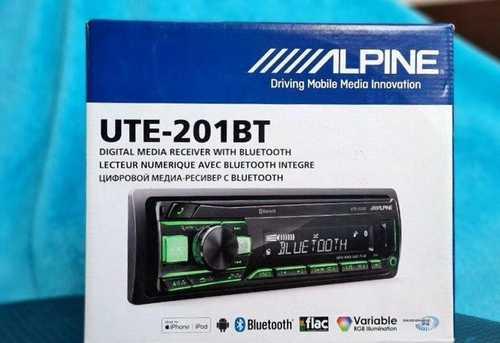 Автомобильная магнитола с CD MP3 Alpine UTE-201BT