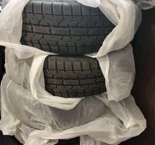 Toyo Observe Garit GIZ 185/60 R15 30Q