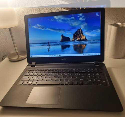 15.6 Acer A4-7210 8gb 256ssd