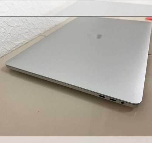 Apple macbook pro 15 2017