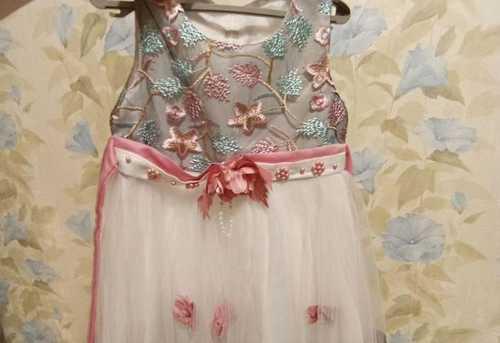 Праздничное платье на девочку 4-5 лет