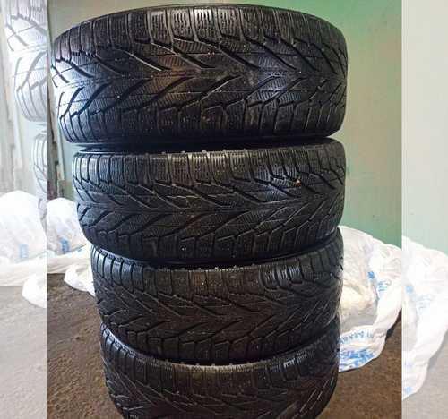 Nokian Tyres Hakkapeliitta 5 SUV 215/60 R17