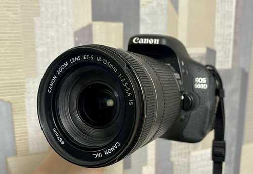 Зеркальнй фотоаппарат Canon 600d kit 18-135