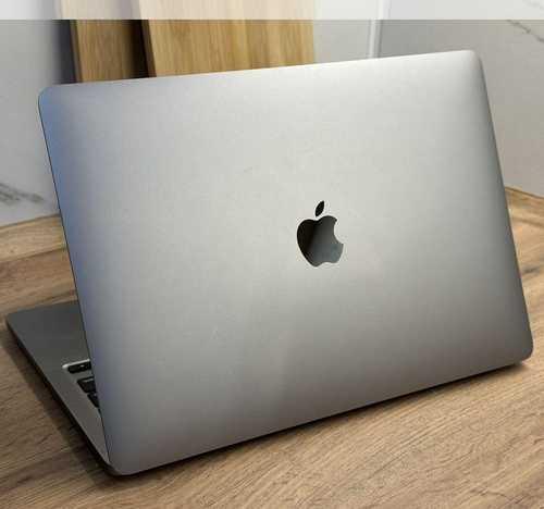 Macbook pro 13 2020 i7/16/1024gb