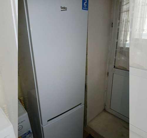 Холодильник Beko rcnk335K00W б/у