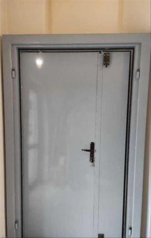 Железная металлическая сейфовая дверь, бу, 120х210