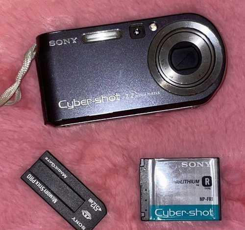 Компактная мыльница Y2K Sony CyberShot DSC-P200