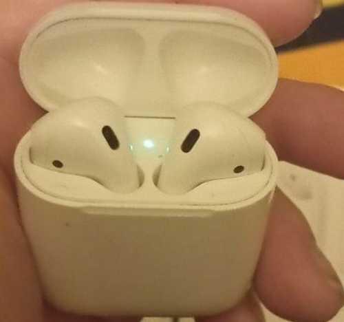Продам наушники Airpods 2