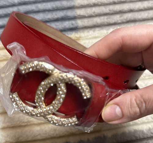 Ремень кожаный красный новый