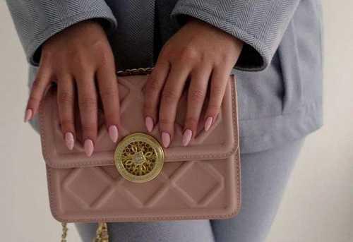 Маленькая розовая сумочка