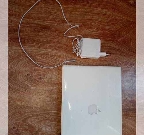 Ноутбук apple macbook старый