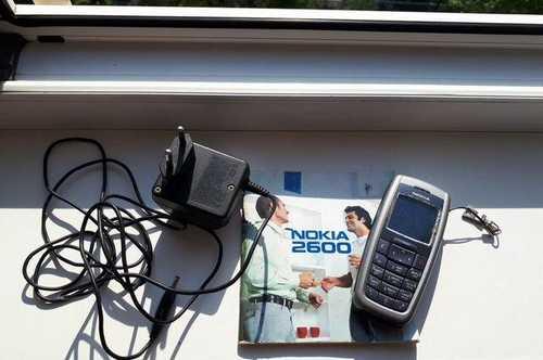 Мобильный телефон Nokia 2600 2005 год
