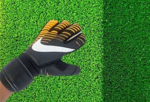 Перчатки вратарские Nike GK Grip