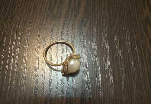 Золотое кольцо с натуральным жемчугом 585 проба
