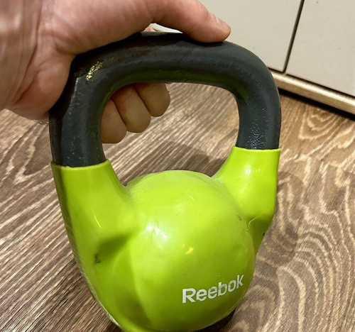 Гиря Reebok 8 кг (чугун с виниловым покрытием)