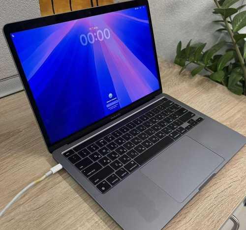 MacBook Pro 13 (2022, M2), 512 ГБ, M2 (8-core), RAM 8 ГБ, GPU 10-core