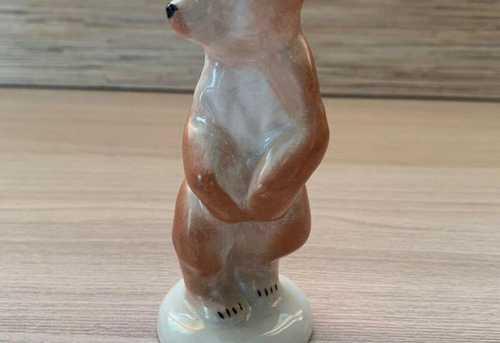 Фарфоровая статуэтка « бурый медведь» СССР