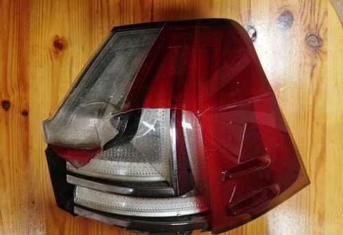Задний правый фонарь Lexus Lx 570