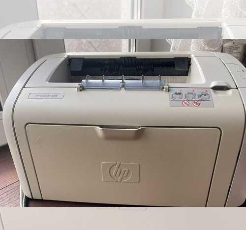 Принтер hp laserjet 1018 с 2 картриджами