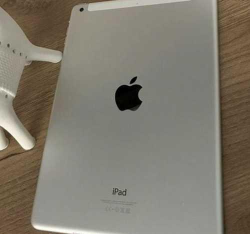 Планшет Apple iPad Air 32 Gb