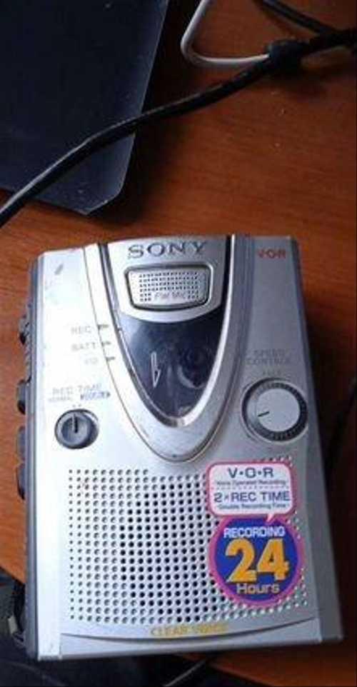 Кассетный плеер Sony tcm-400dv