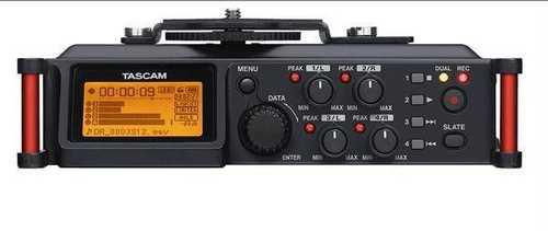 Портативный рекордер Tascam DR-70D