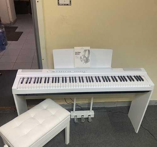 Цифровое пианино yamaha p125а  стойка наушники