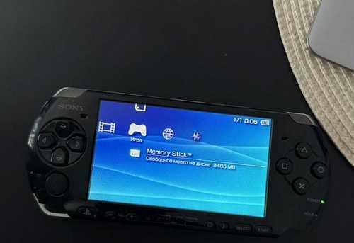 Sony PSP 3008 + флешка 32 гб+ 100 игр